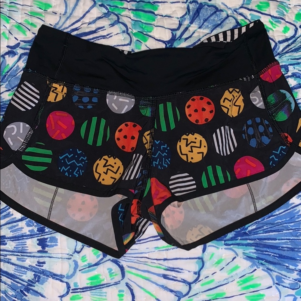 Lululemon Seawheeze Bugs Balls Speed Shorts Size 2 - Gem